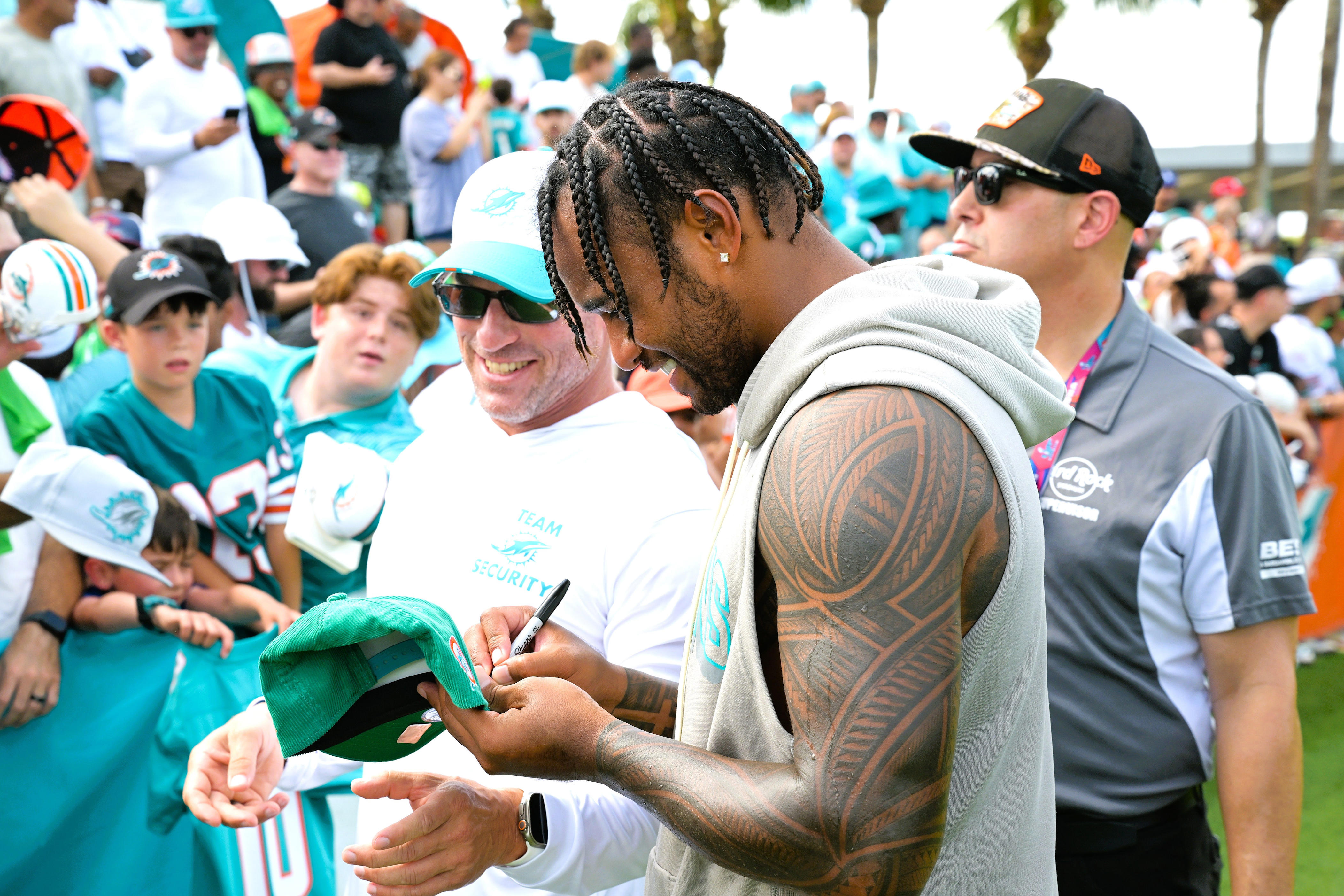 Miami Dolphins Fins Up/Fins Down: QBs, run game excel on Day 5 training ...