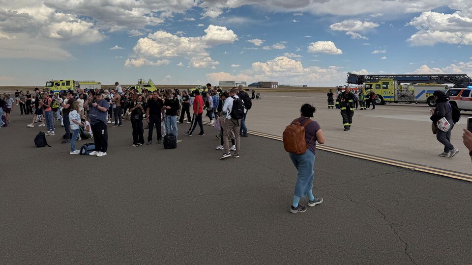 Denver plane fire: One injured, 90 flights delayed as American Airlines ...