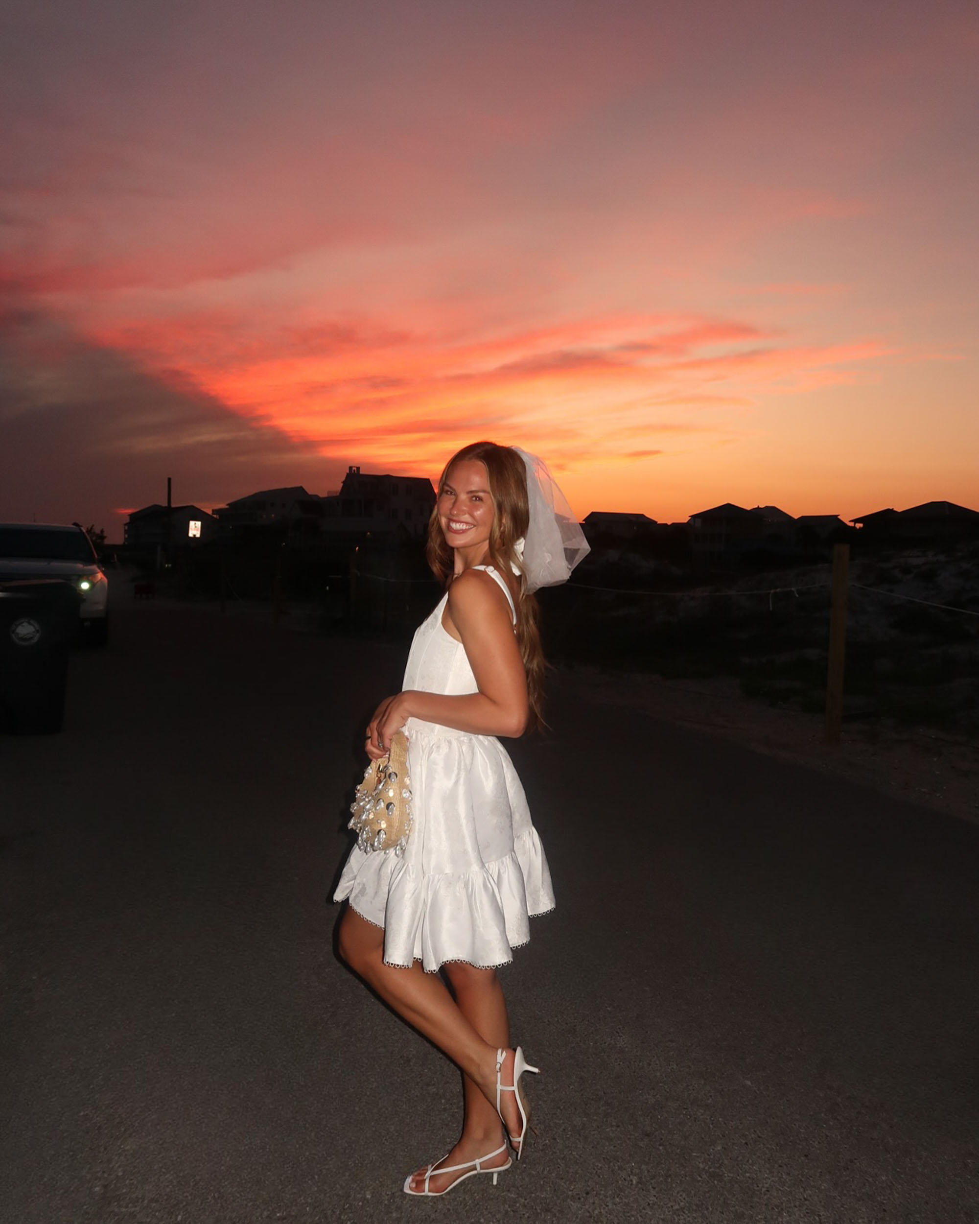 ‘Bachelorette’ alum Hannah Brown marries Adam Woolard in ‘timeless ...