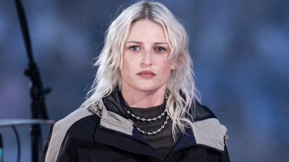 "J'étais naïve" : Emily Armstrong répond aux critiques sur son arrivée ...