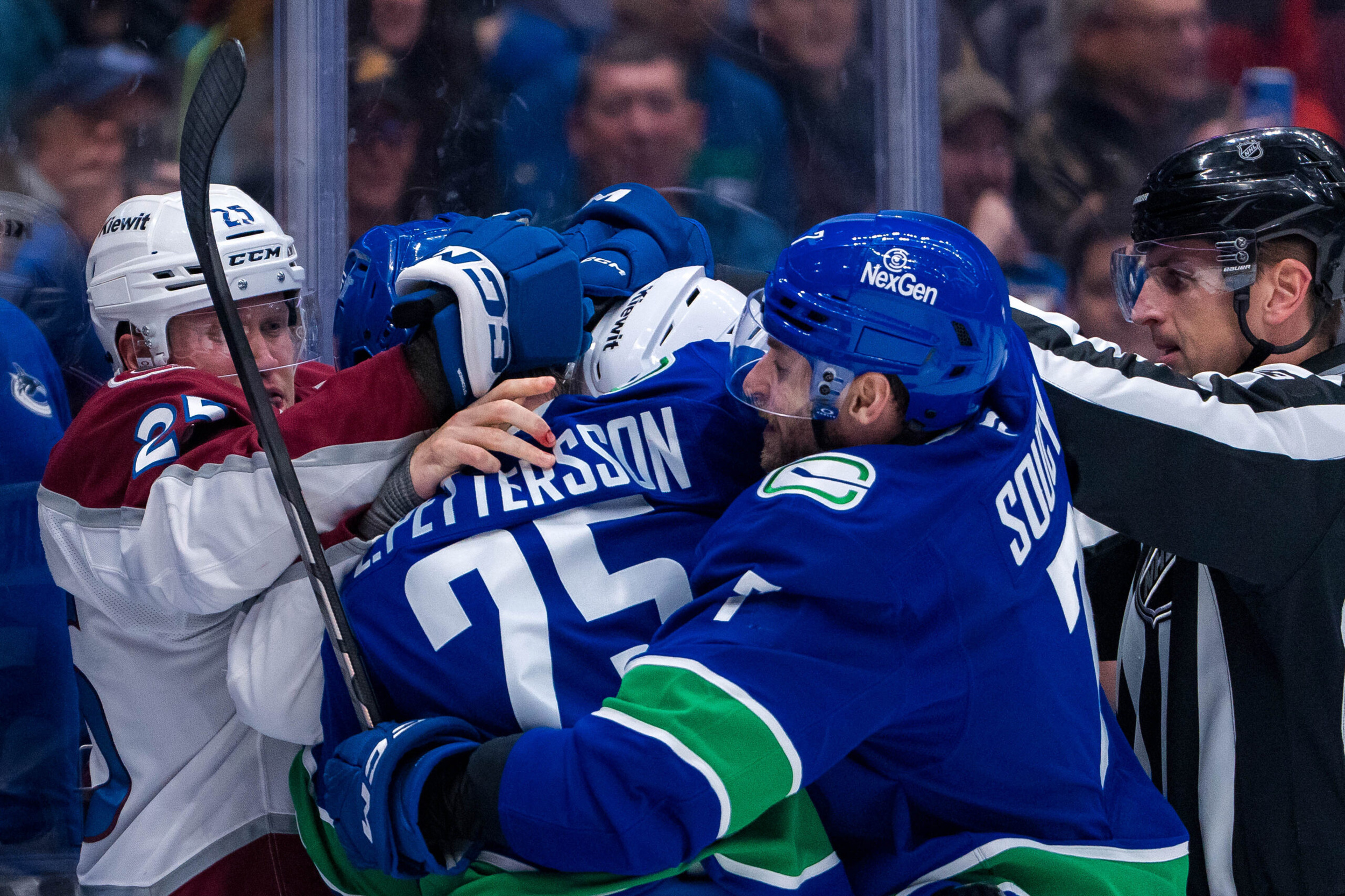 Top 5 Canucks fights of the 2024-2025 season: #2 – Elias Pettersson vs ...