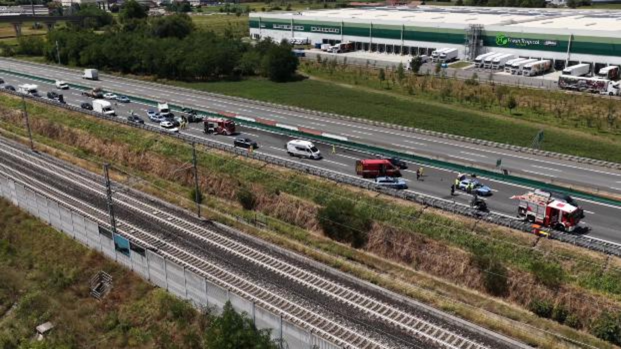 Contromano in autostrada, scontro tra due auto in A4: 4 morti ed un ...