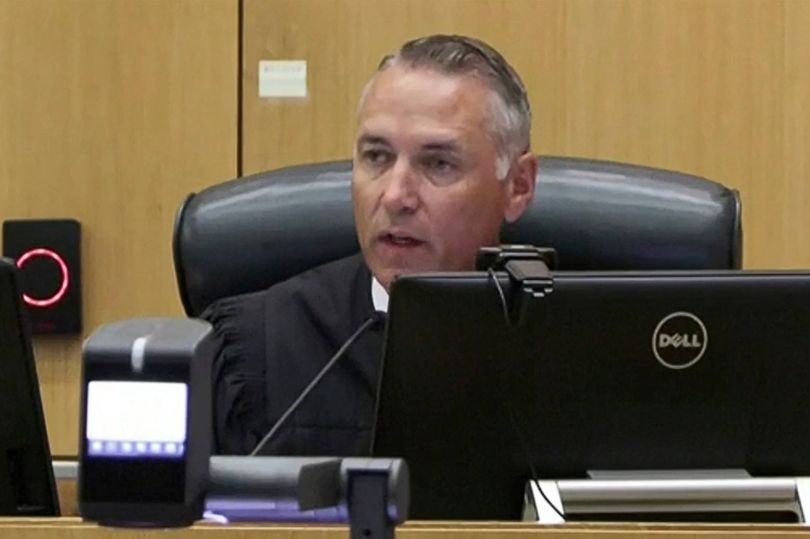 Judge puts evil mom Lori Vallow down with three words as she complains ...