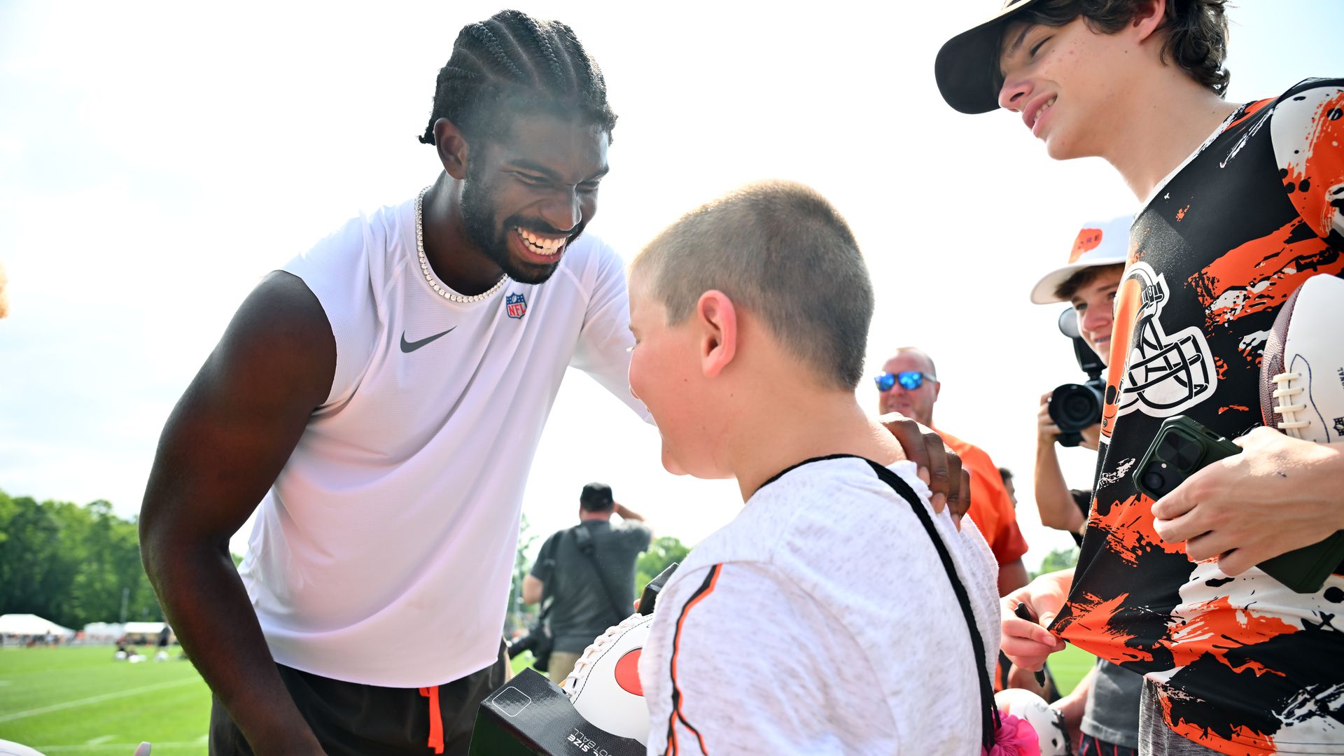 Daily Dawg Chow 7/27: Shedeur Sanders shines, Cedric Tillman injury ...