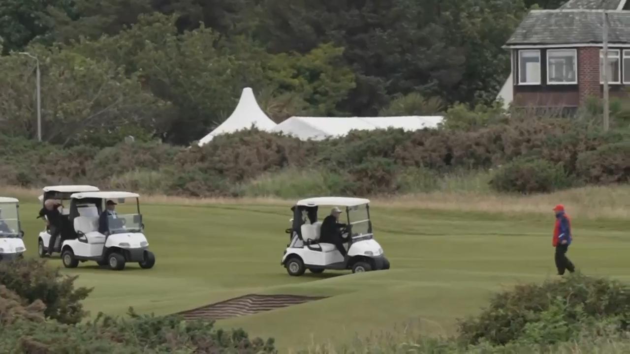 President Trump and entourage back in action on course of family golf ...