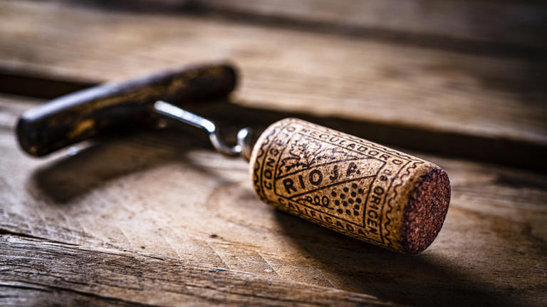 Reuse Wine Corks To DIY A Smart And Stylish Countertop Storage Solution