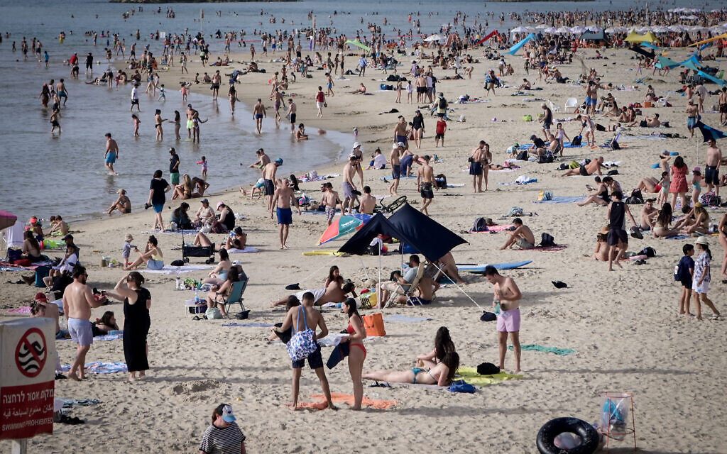 Turkish embassy staffer nabbed photographing girls in Tel Aviv beach ...
