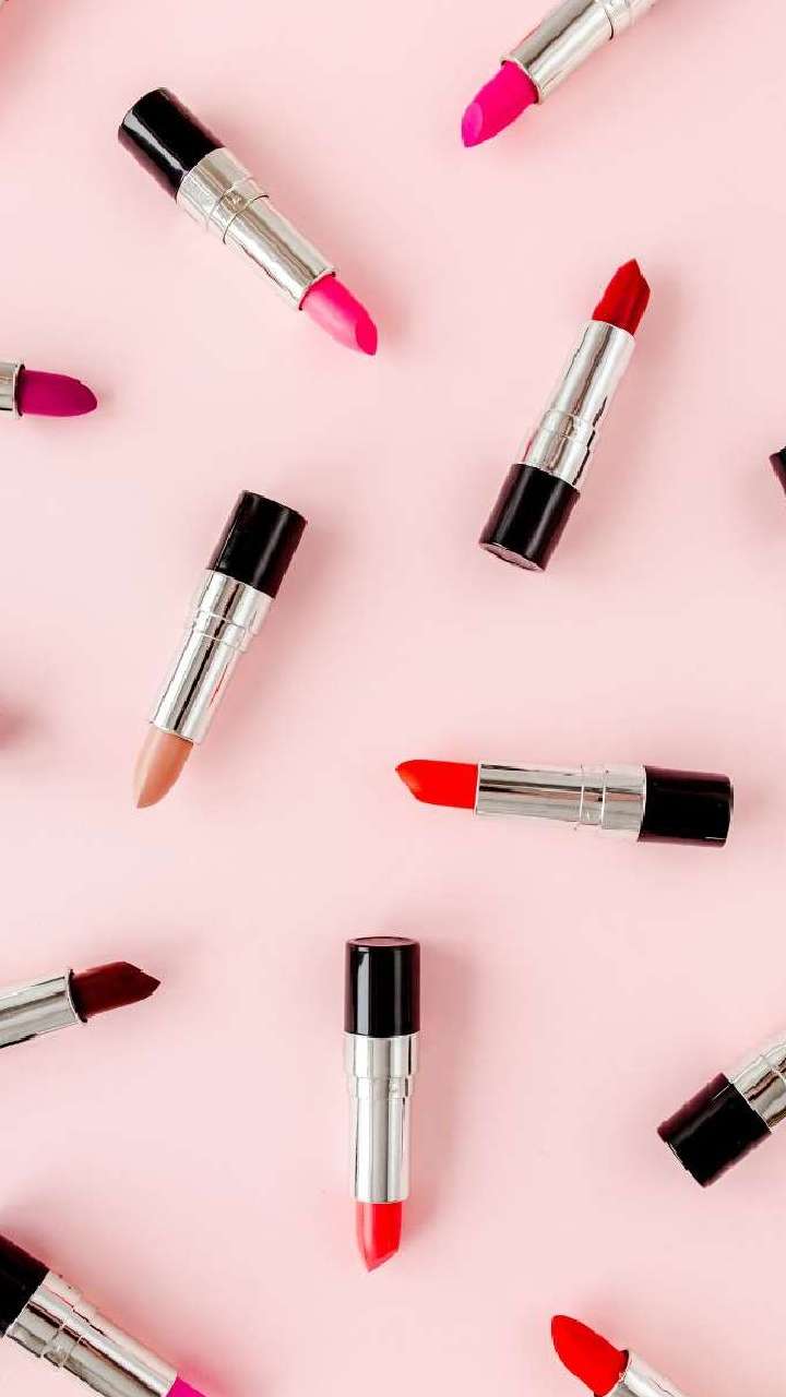 Is it dangerous to use lipstick every day?