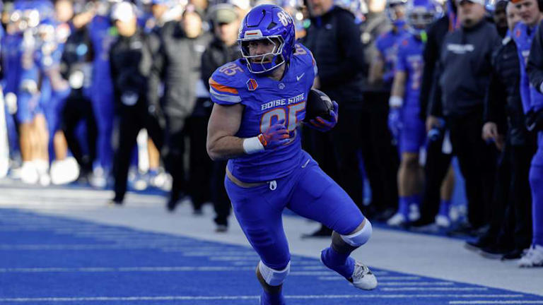 Boise State cracks preseason top 25 poll