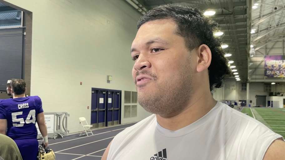 Husky Roster Review: Logan Sagapolu Weighs In at Nose Guard
