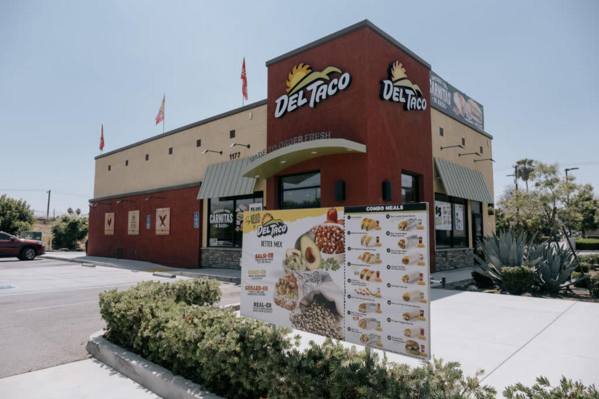 This Famous Taco Chain Is Offering a 'Shockingly Good' Menu Item Fans ...