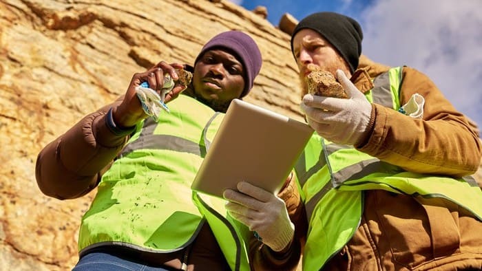 2 ASX 200 gold shares making moves on big news today