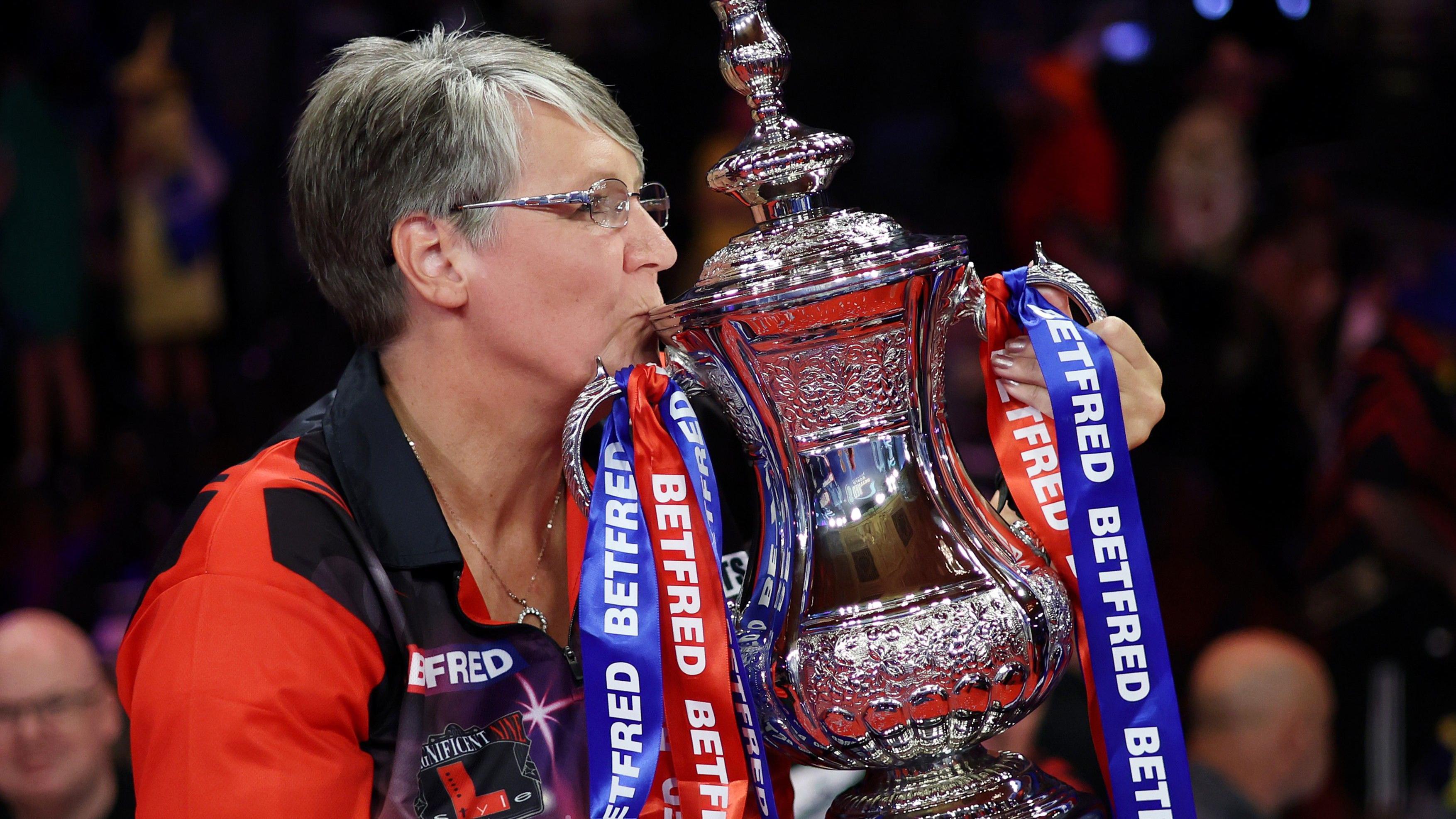 Ashton beats Sherrock to win Women's World Matchplay