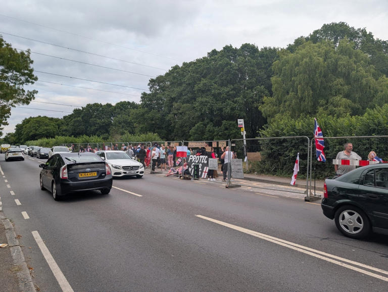Epping protests LIVE: Three people arrested during peaceful protests ...