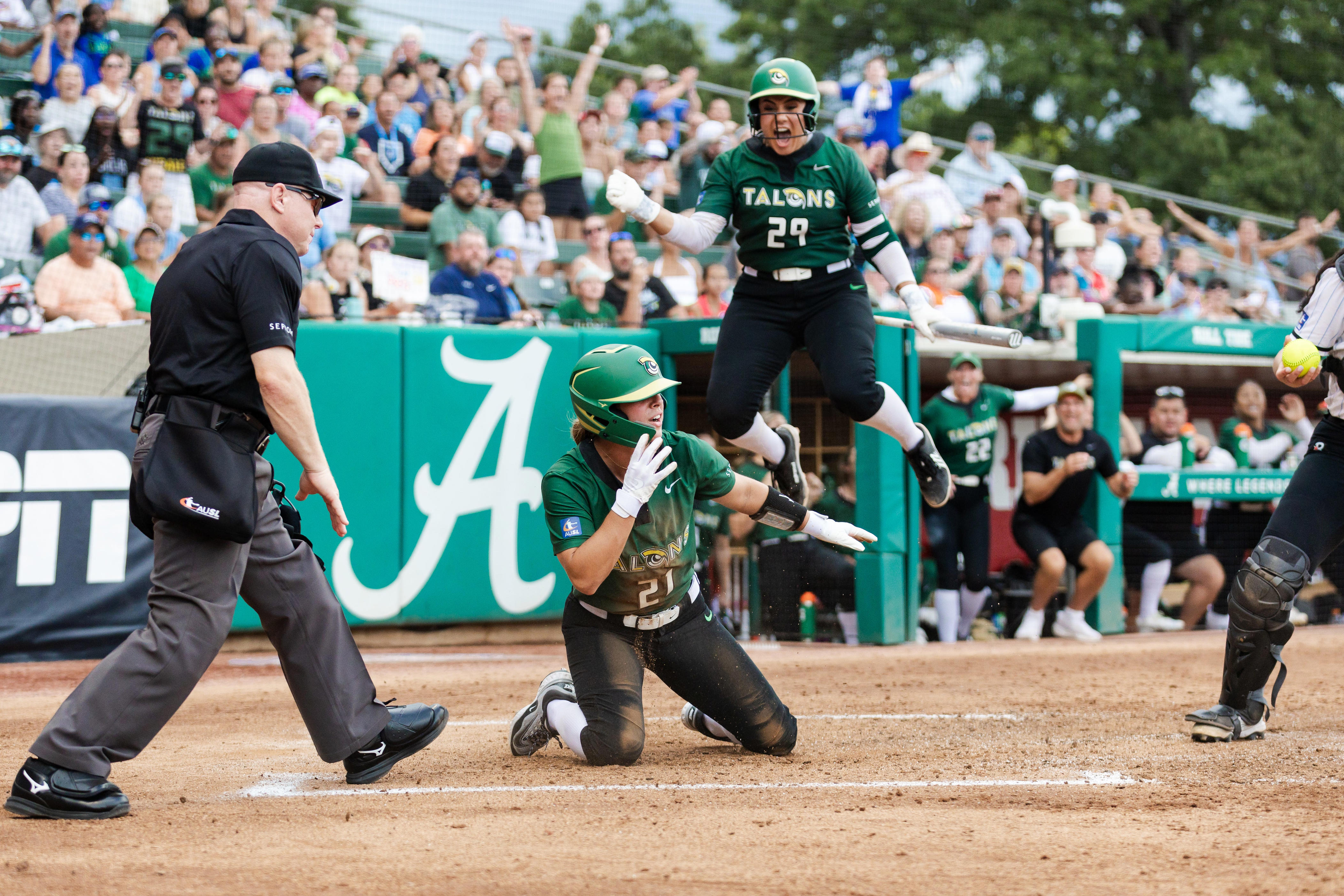 Washington softball led Talons take Game One of AUSL Championship Series