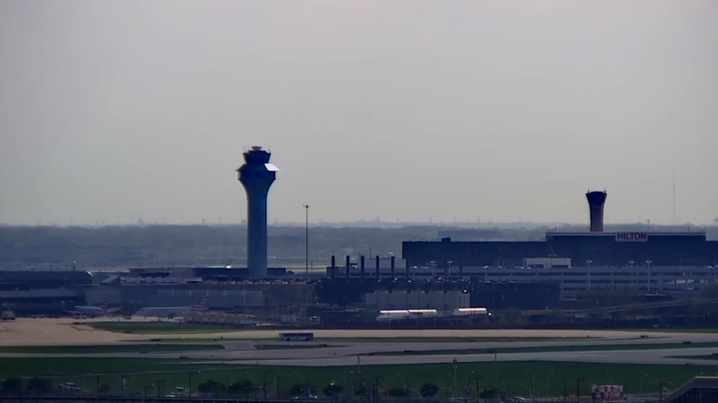 Pipe burst at O'Hare Airport control tower led to hundreds of flight ...