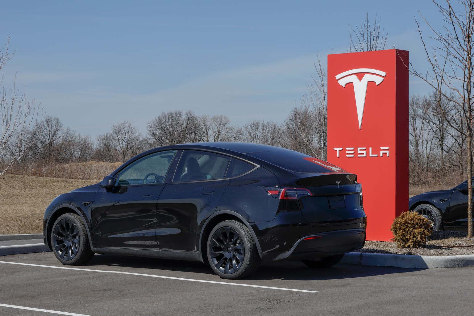 Tesla almost halves monthly leasing payments in UK as sales drop - report