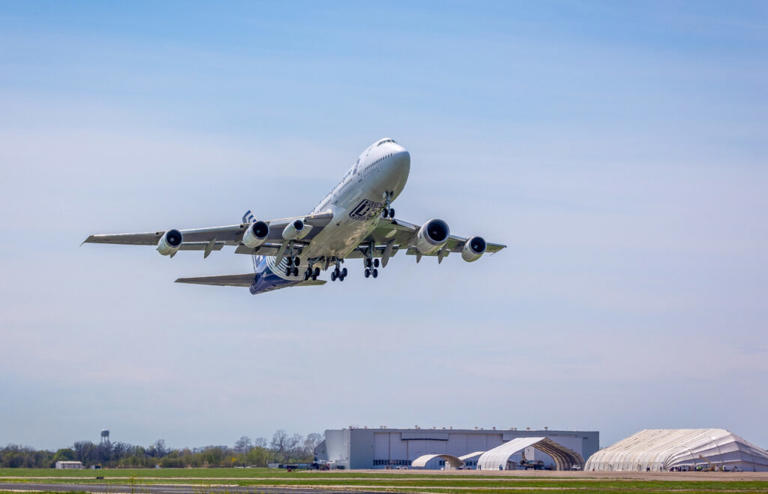 Rolls Royce Retires Iconic Boeing 747 Engine Testbed N787RR After Two ...