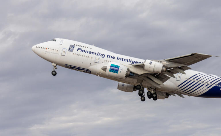 Rolls Royce Retires Iconic Boeing 747 Engine Testbed N787RR After Two ...