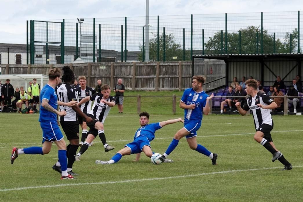 Town lose out to ten-man Jarrow in seven goal thriller