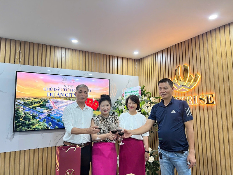 Chủ đầu tư Bắc Thăng Long - Thành Đồng bàn giao sổ đỏ cho cư dân City Rise