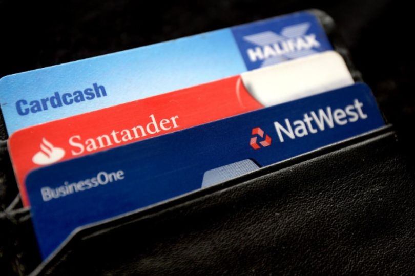 Santander issues warning for customers who have credit card in purse or ...