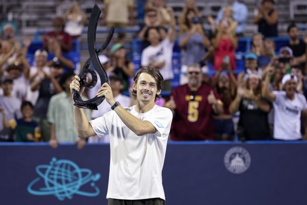 'Lucky' Alex De Minaur saves 3 match points to win DC Open