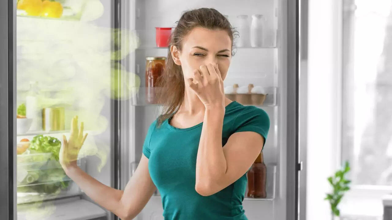 Try this one common ingredient to get rid of that unpleasant kitchen ...