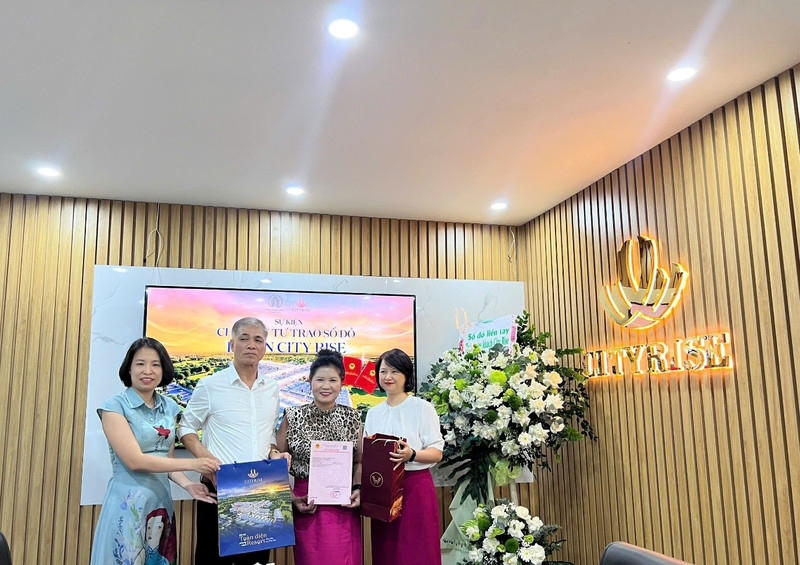 Chủ đầu tư Bắc Thăng Long - Thành Đồng bàn giao sổ đỏ cho cư dân City Rise