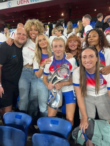 Williamson celebrates Euro 2025 win with girlfriend Smith