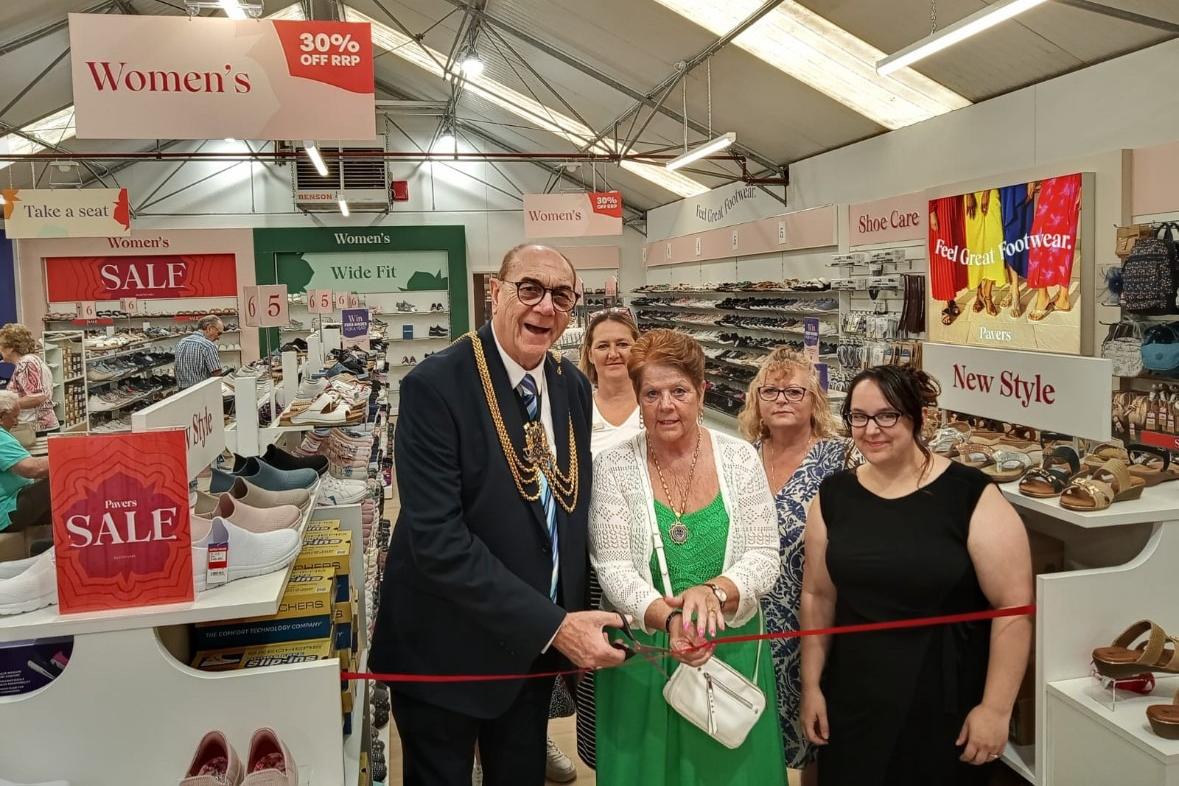 National shoe retailer opens new store on outskirts of Boston