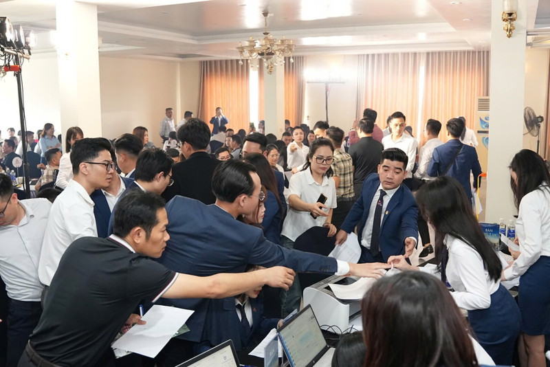 Chủ đầu tư Bắc Thăng Long - Thành Đồng bàn giao sổ đỏ cho cư dân City Rise