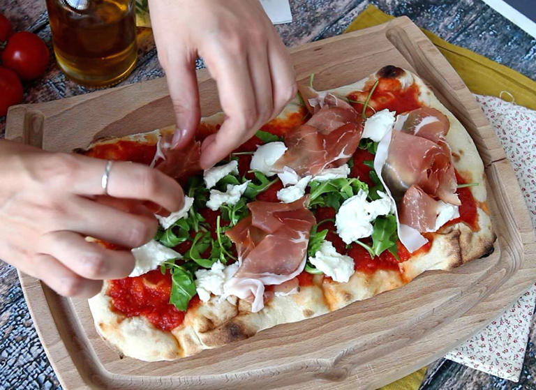 Pinsa italiana deliciosa y muy rápida de preparar