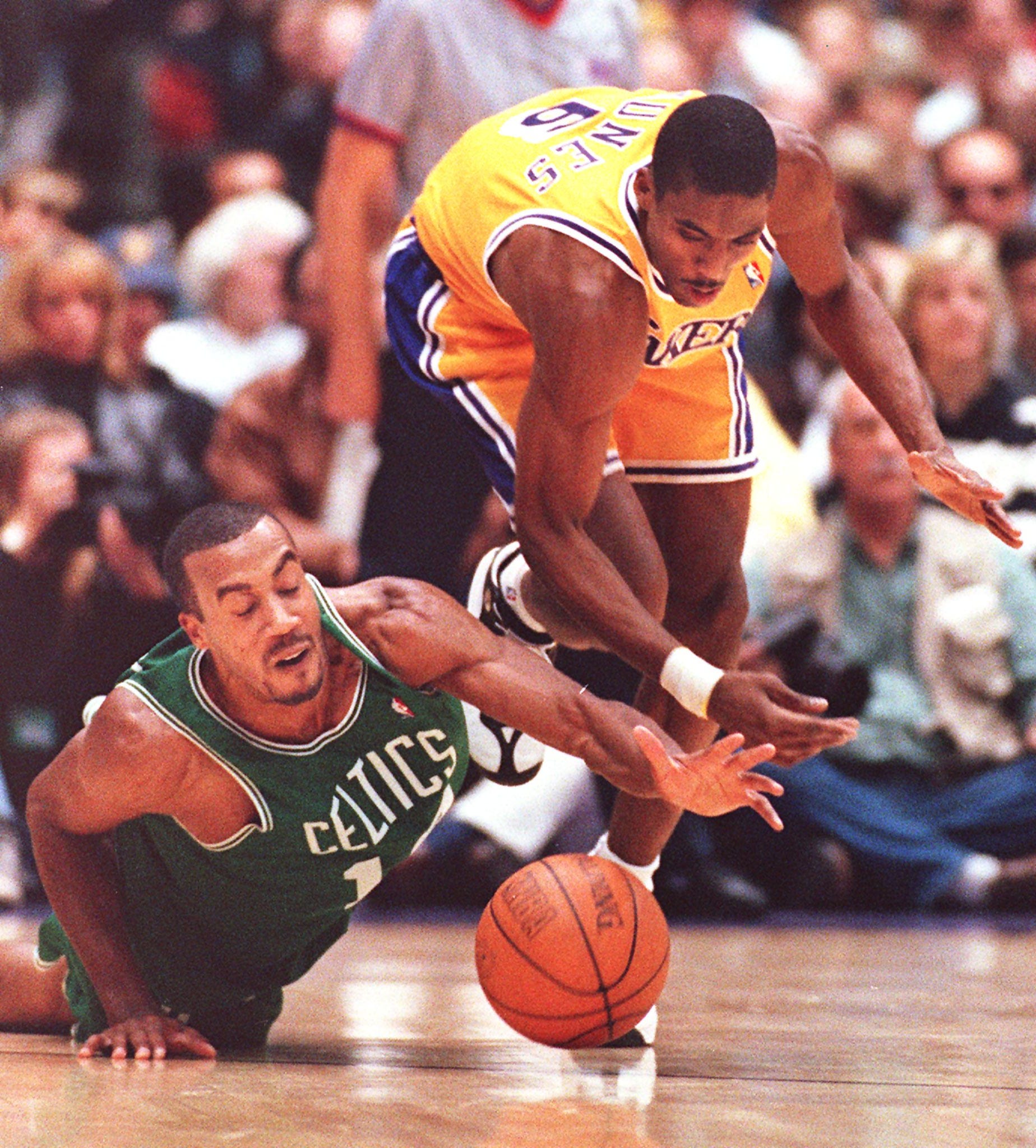 On this day: Bowen, Declercq sign; Erden, Williams born