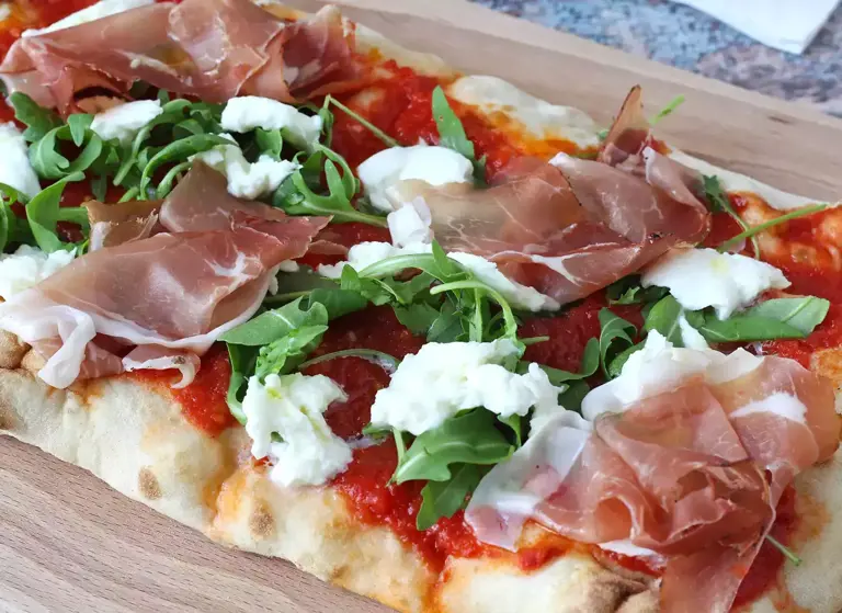 Pinsa italiana deliciosa y muy rápida de preparar