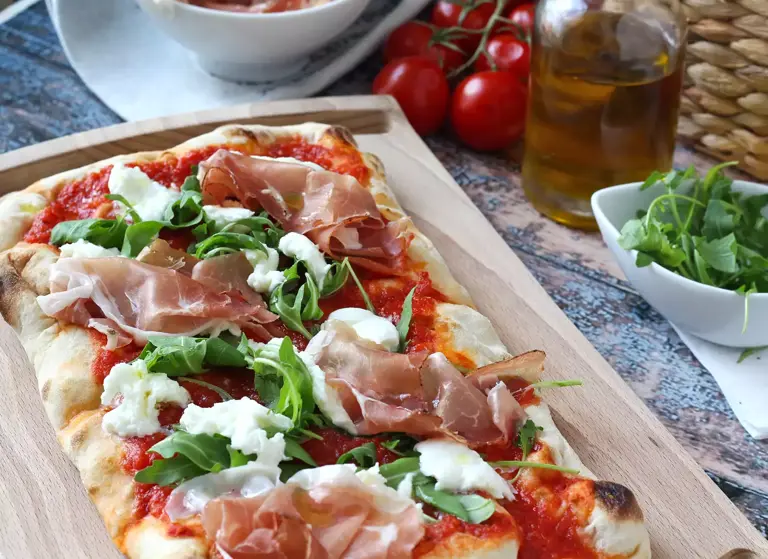 Pinsa italiana deliciosa y muy rápida de preparar