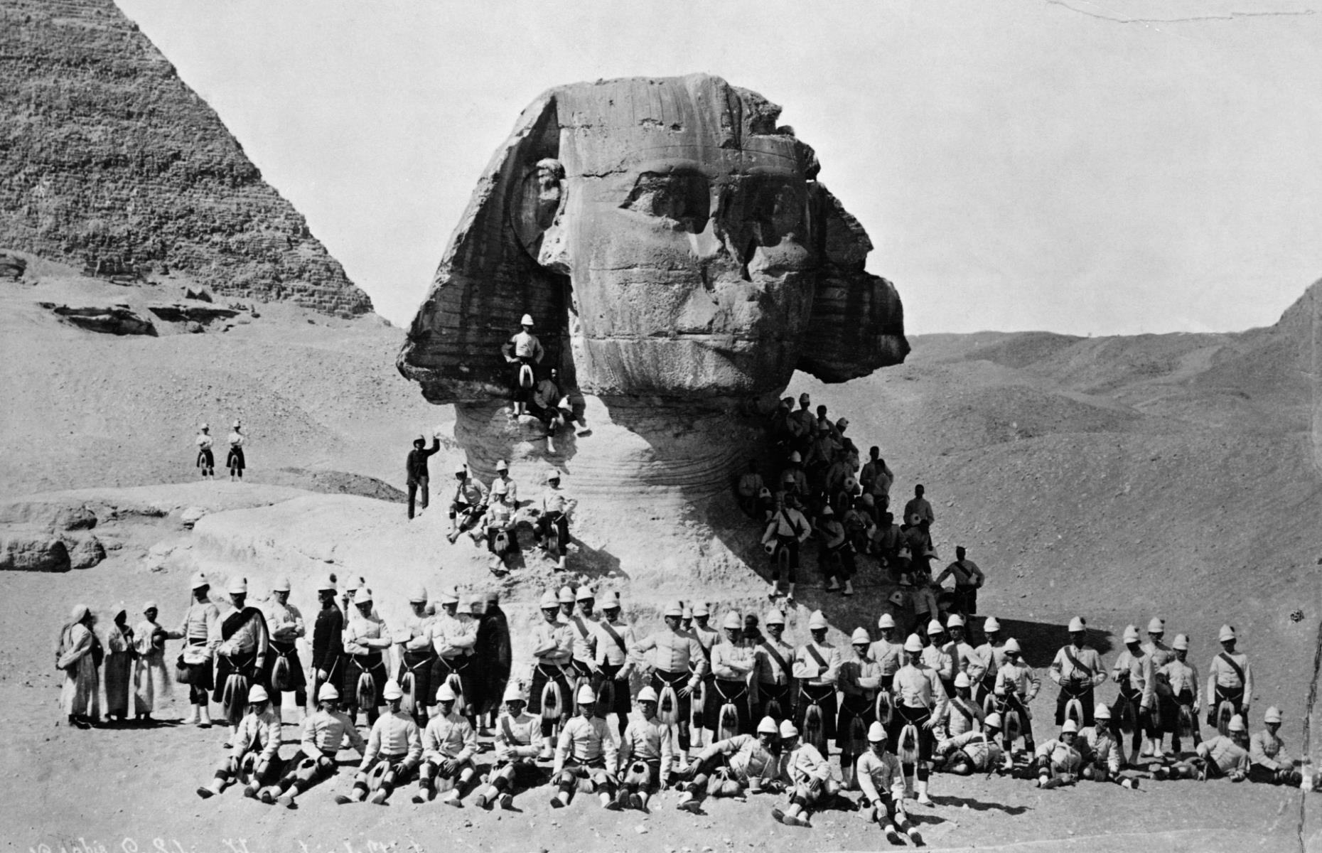 Rare photos show what world-famous landmarks looked like long ago