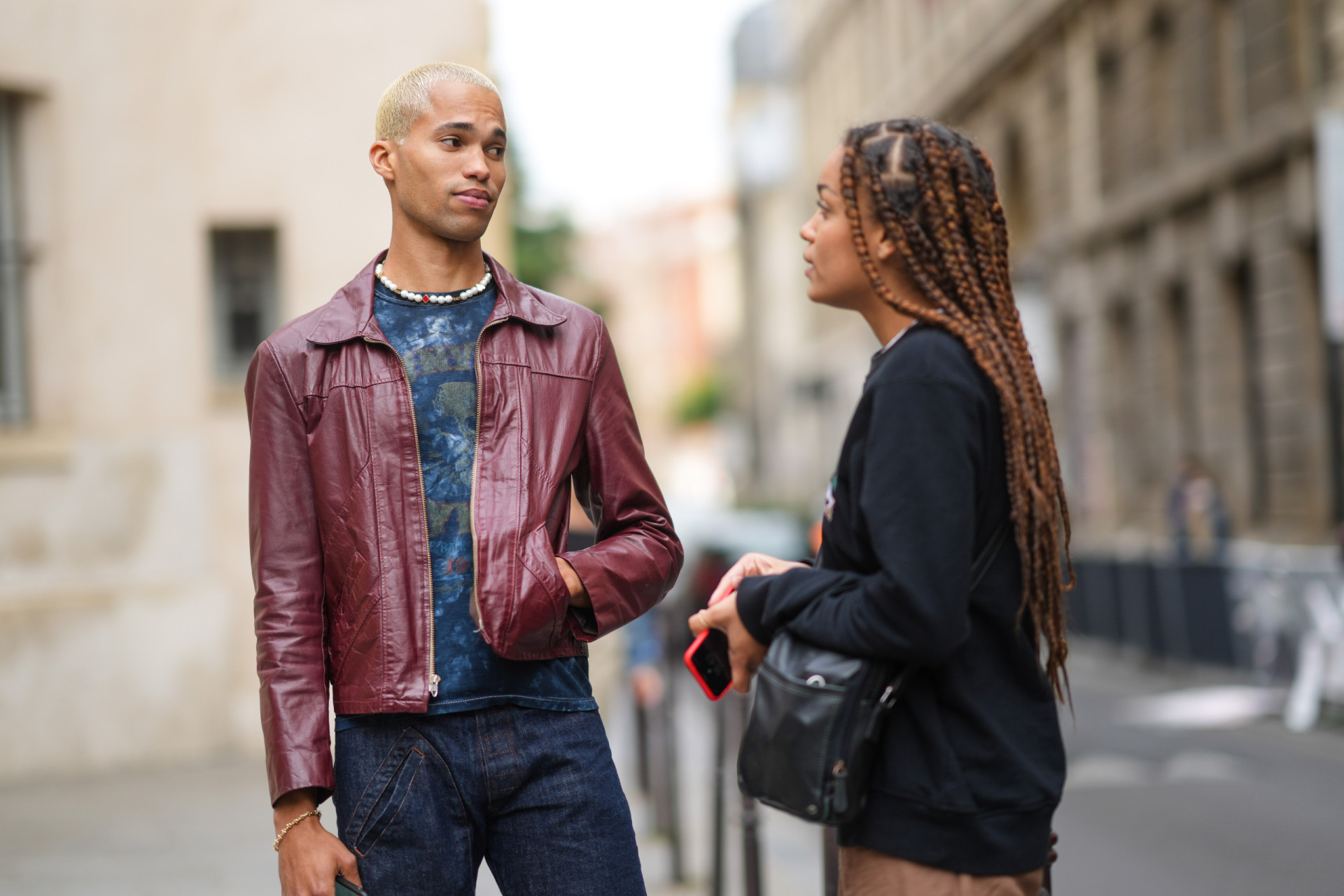 How to be more emotionally available in your relationships