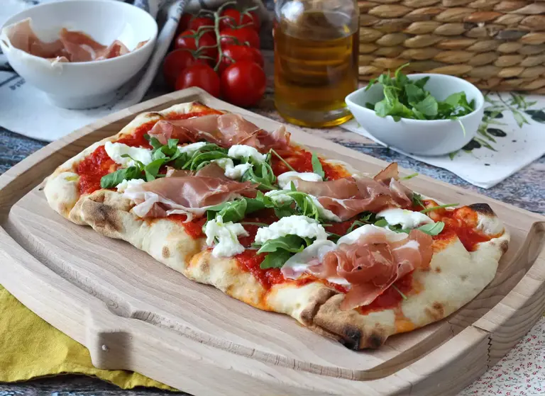 Pinsa italiana deliciosa y muy rápida de preparar