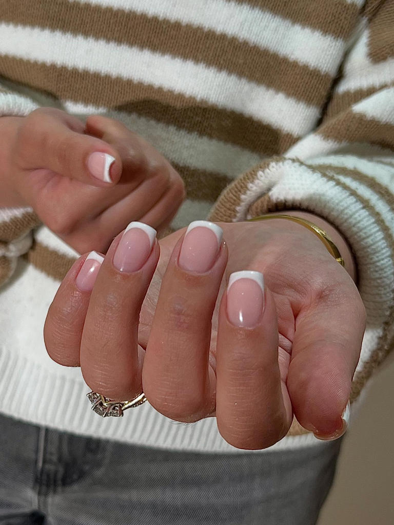 If You Wear these 16 Preppy Nail Designs, I’ll Assume You Summer on ...