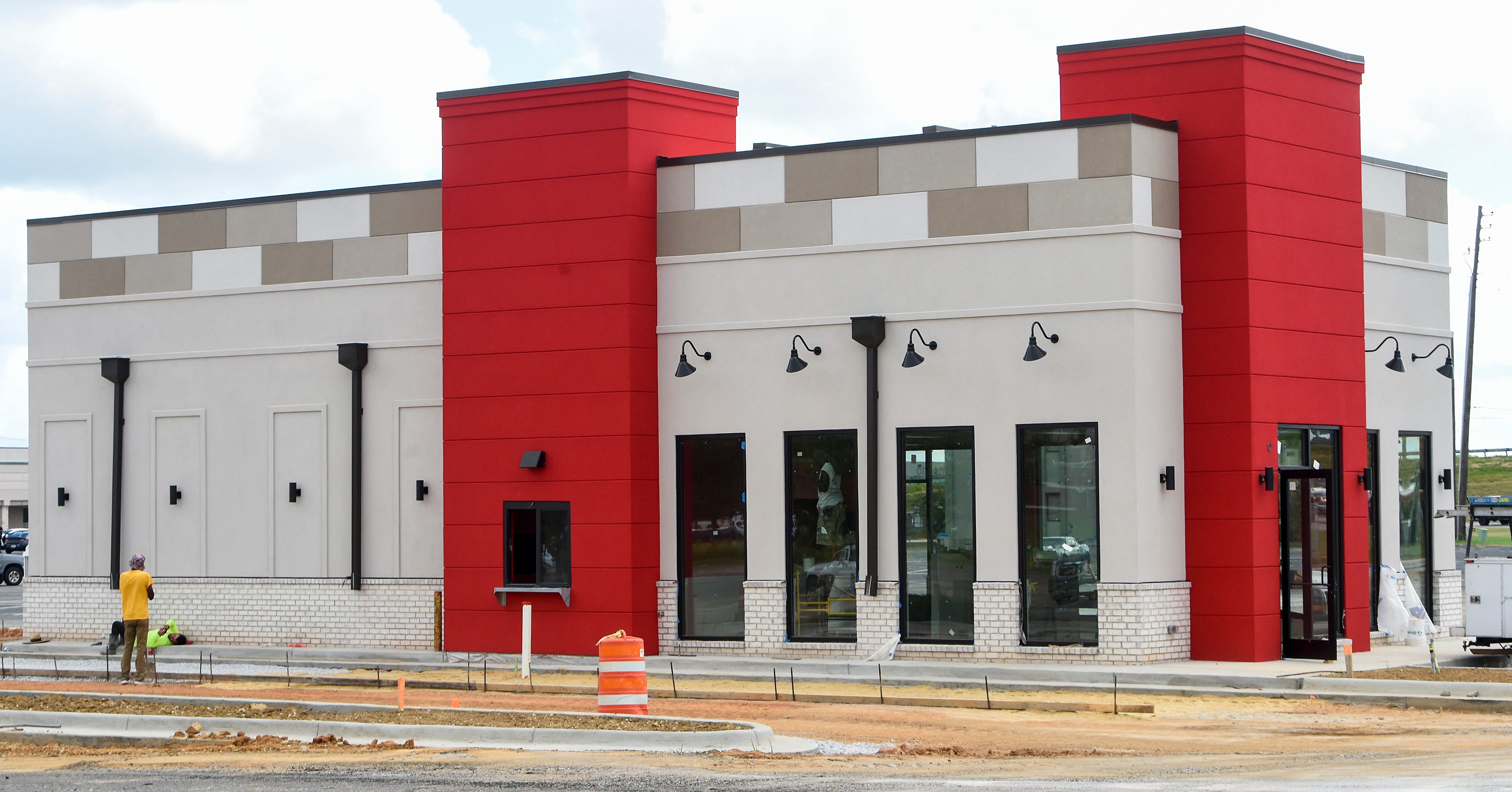 AL chicken chain Guthrie's opens its fifth location of the year, with ...