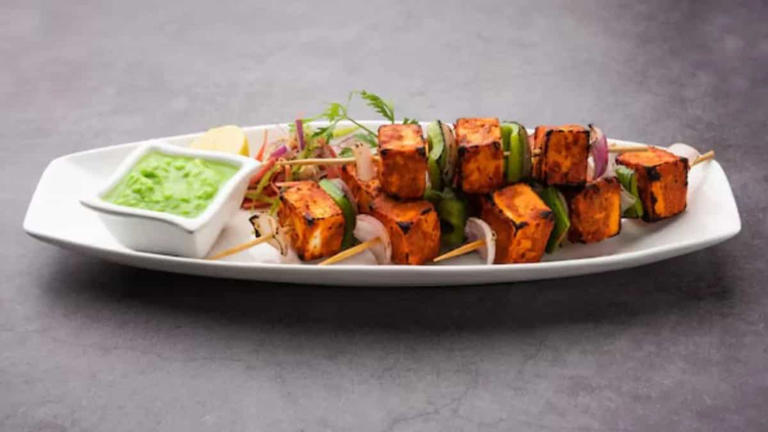 6 Crowd-Pleasing Paneer Starters For Parties