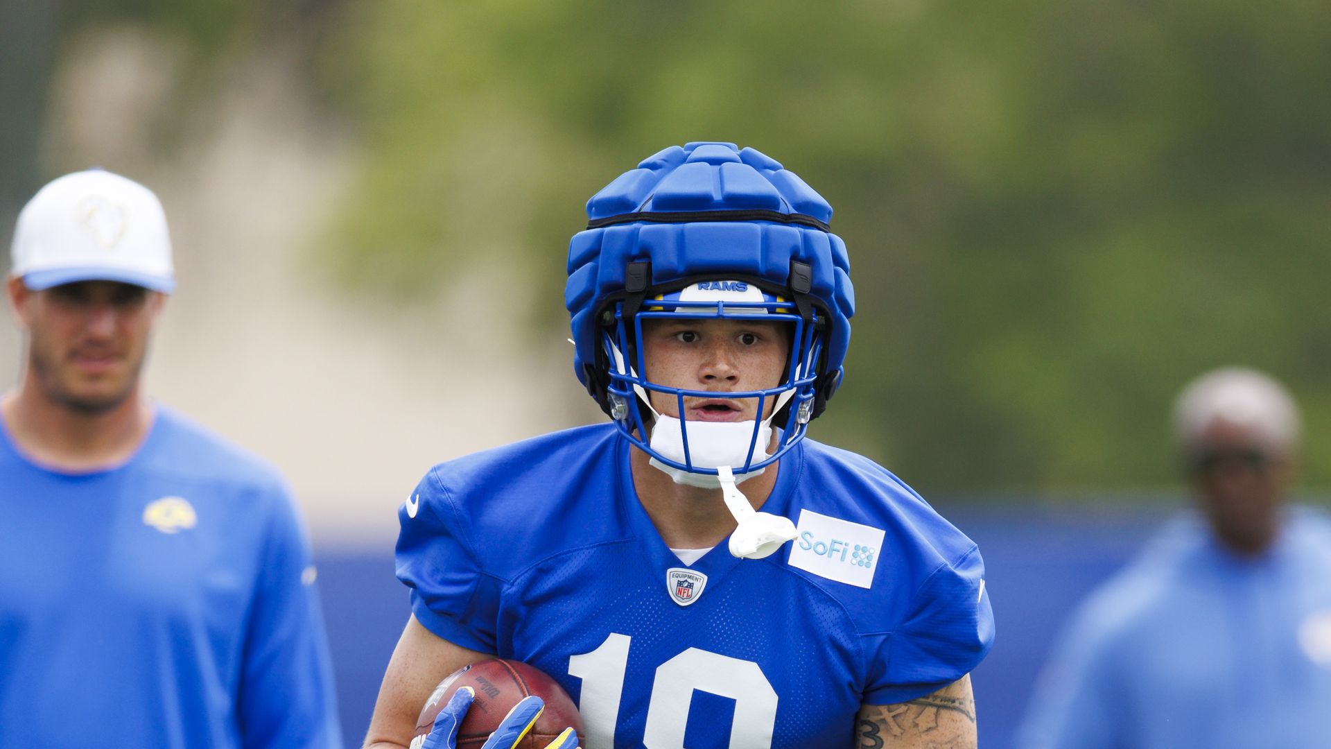 Random Ramsdom: Terrance Ferguson studies active tight ends