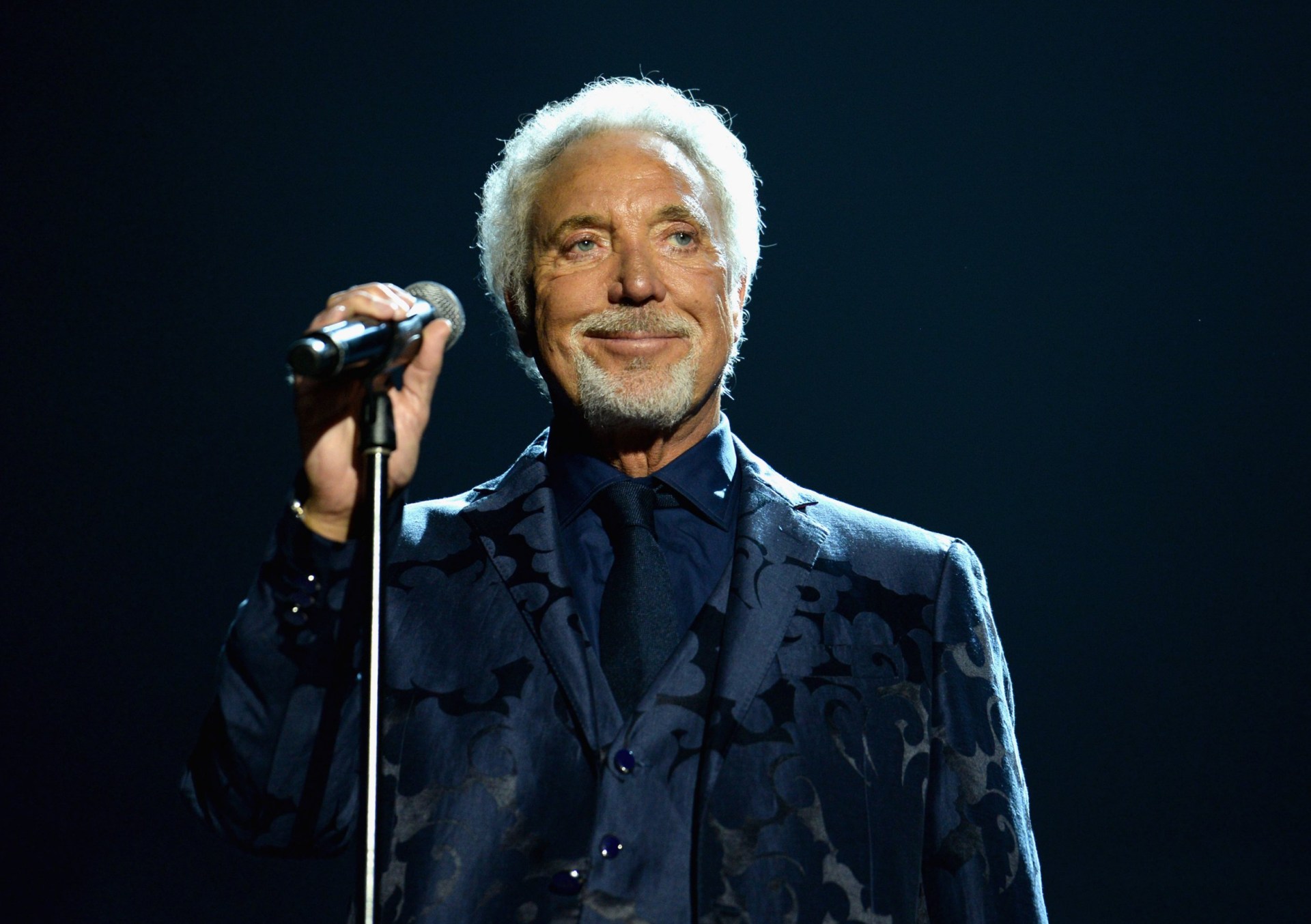 Sir Tom Jones 85 makes triumphant return to stage