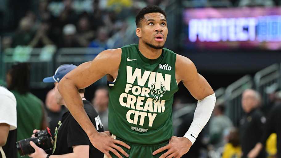 Bucks Notes: Giannis Antetokounmpo Update, Ex-Bucks Legend Disrespected ...