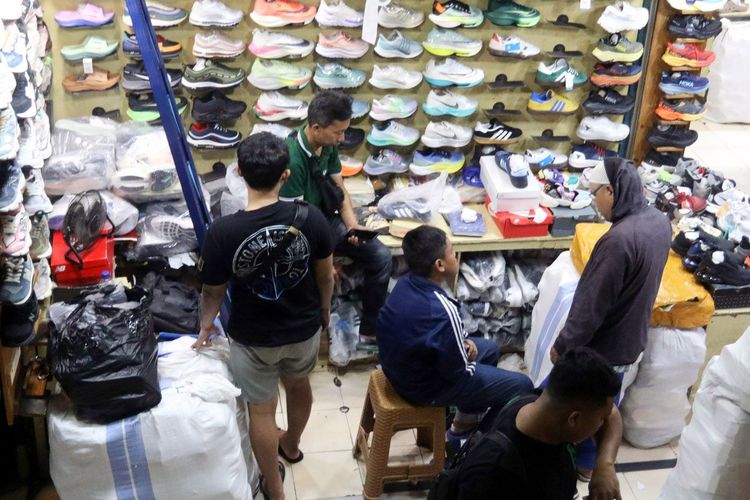 Kebakaran yang Hanguskan Pasar Taman Puring Jakarta Selatan Mulai Padam ...