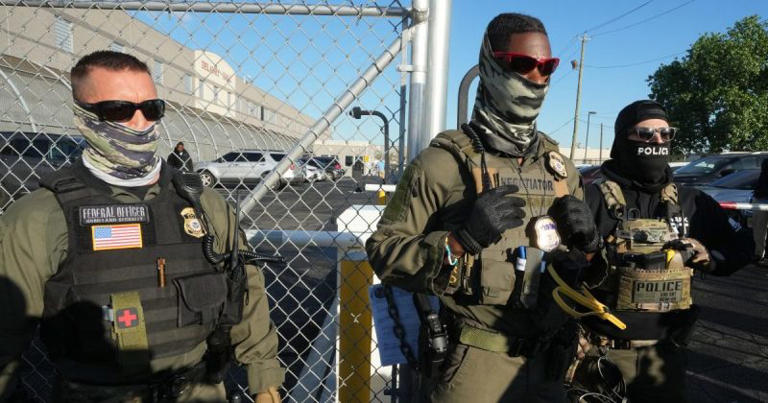 Suburban Chicago ICE facility gains spotlight for federal operation