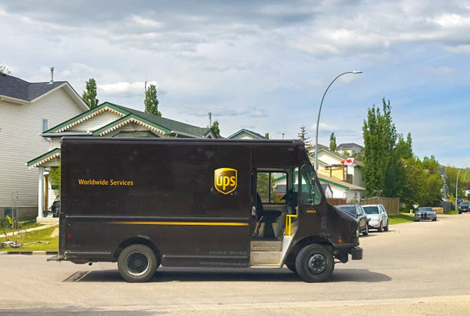 UPS Q2 Earnings Preview: Tariffs’ impact on volume and cost cutting ...
