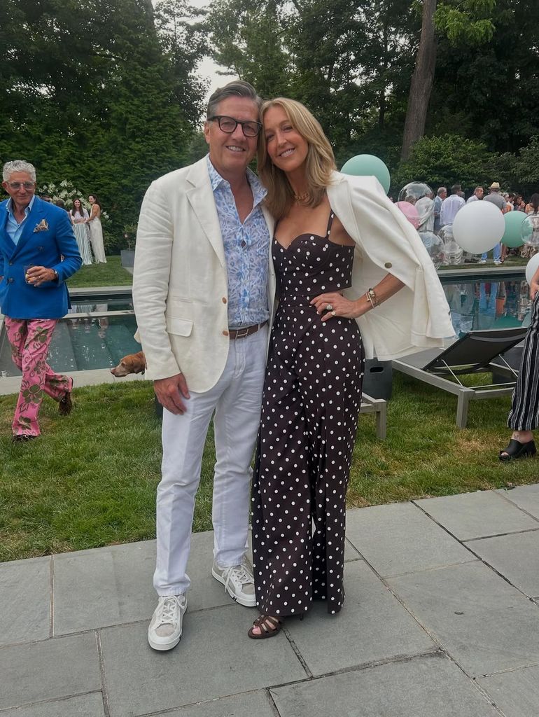 GMA's Lara Spencer stuns with pool party photos in ab-baring crop top