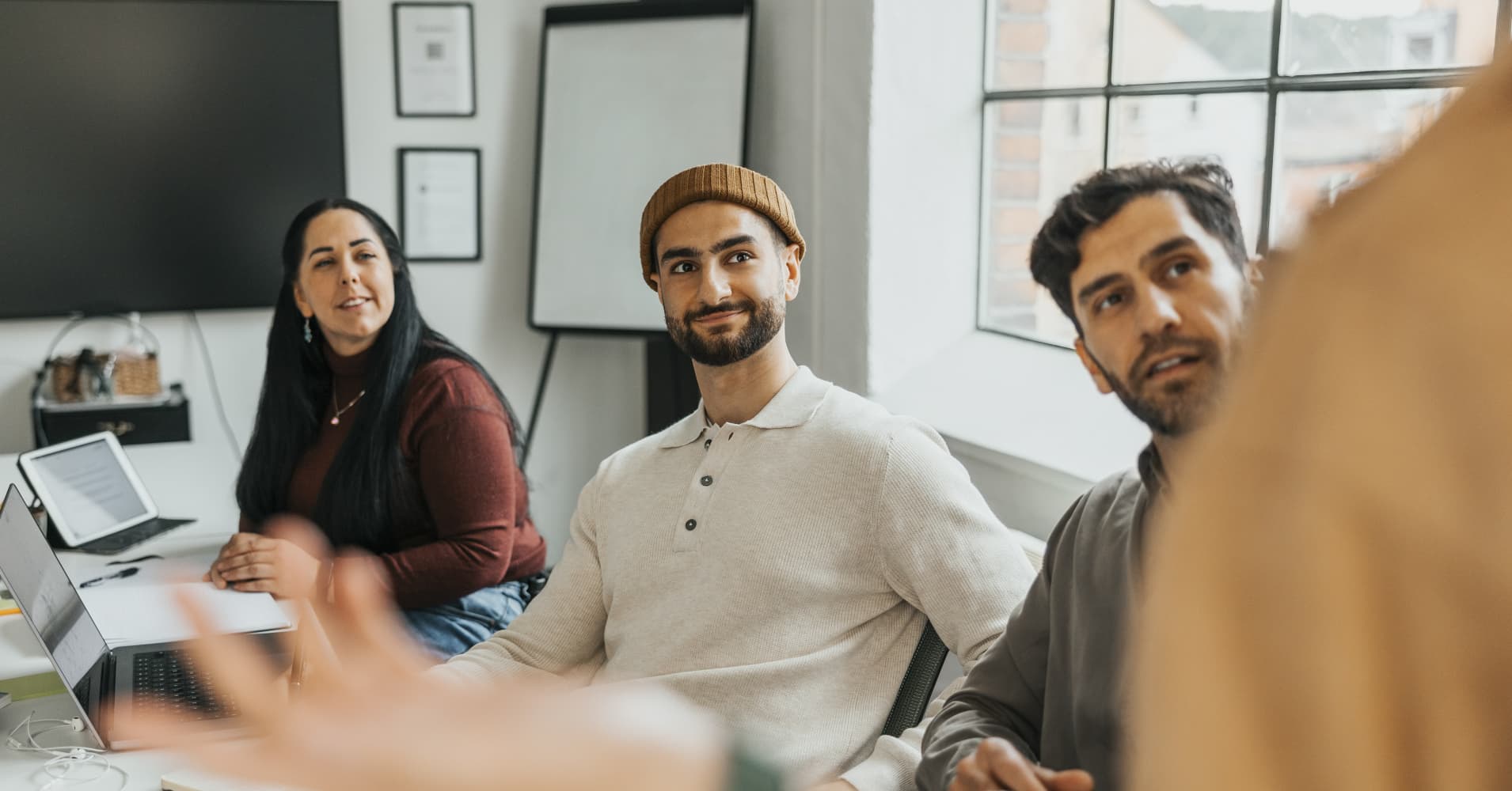 Harvard expert: This simple listening tactic can make you more ...